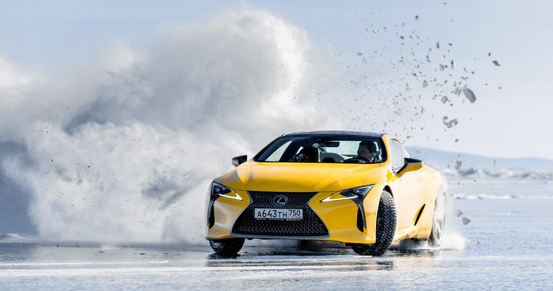 Ice driving Lexus LC coupé Lexus RX Lexus RX SUV