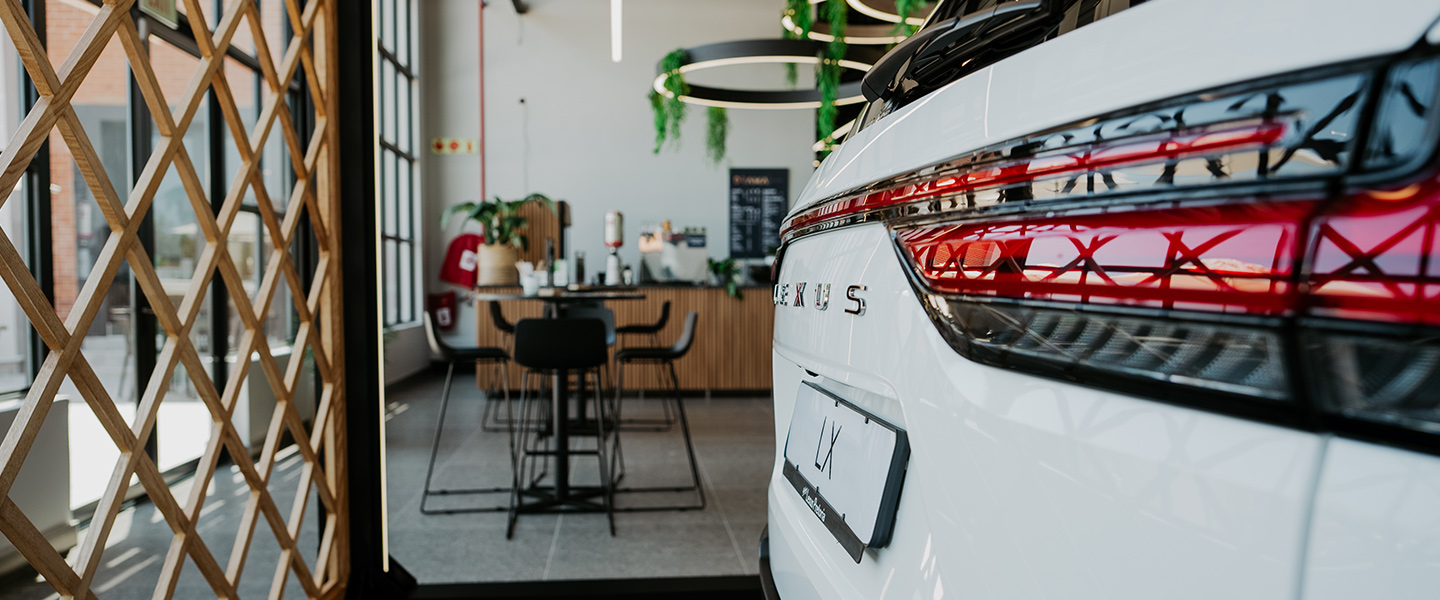 The interior at the Lexus Lynwood dealership